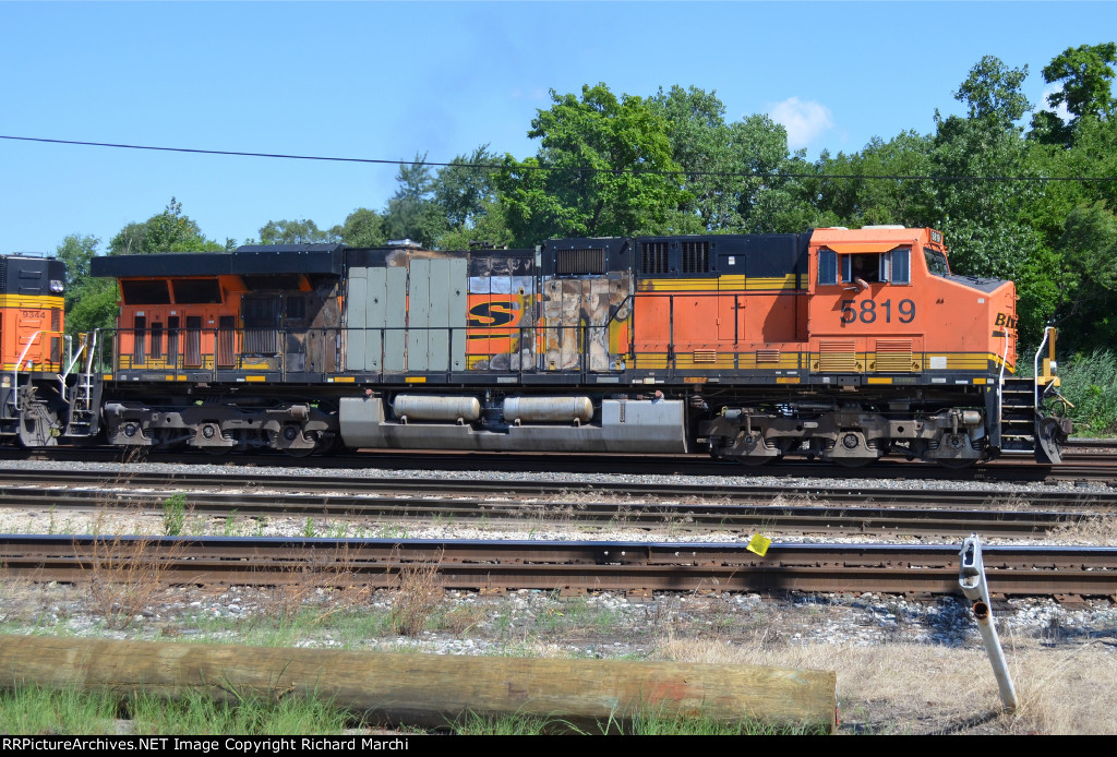 BNSF 5819